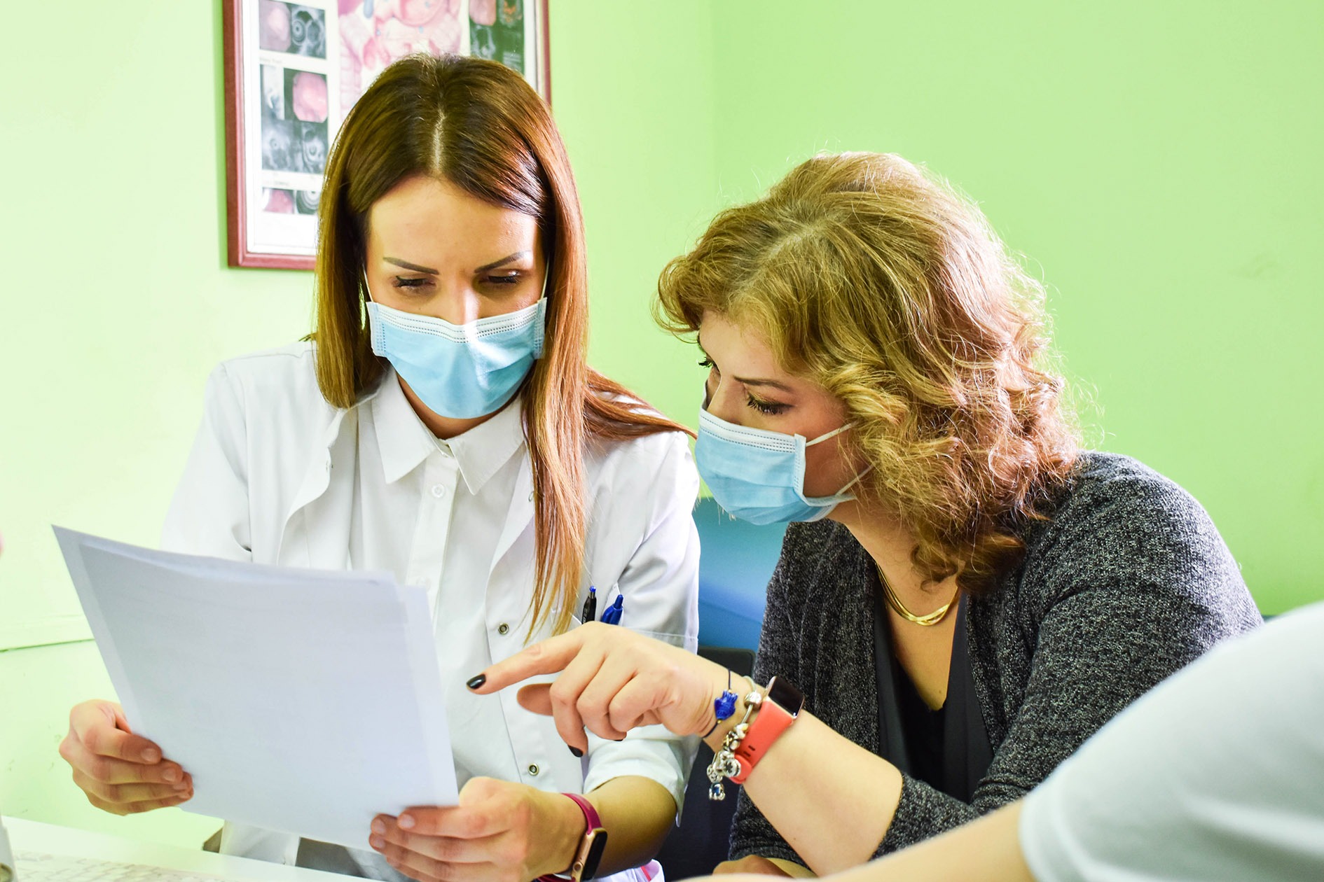 Poznata profesorka Ertekin posjetila Institut za bolesti djece KCCG - Klinički centar Crne Gore